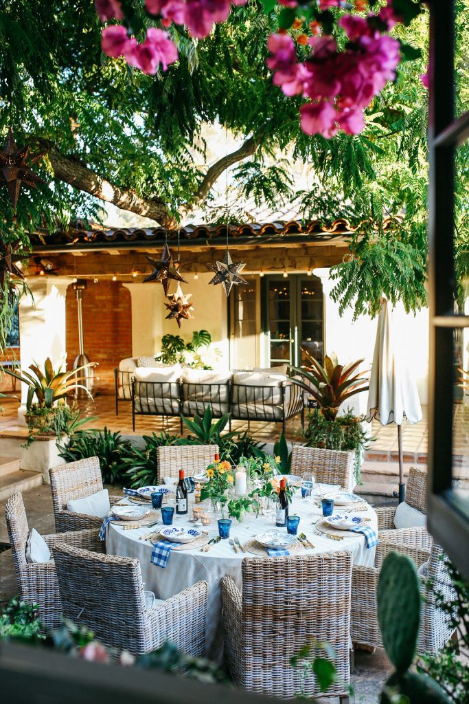 This Santa Barbara Dinner Party Is Straight Out of a Nancy Meyers Film