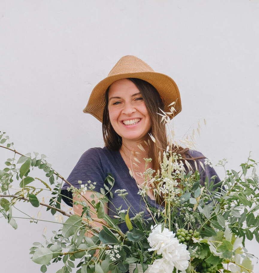 How to Make a Dried Herb Swag With Flowers for Your Kitchen