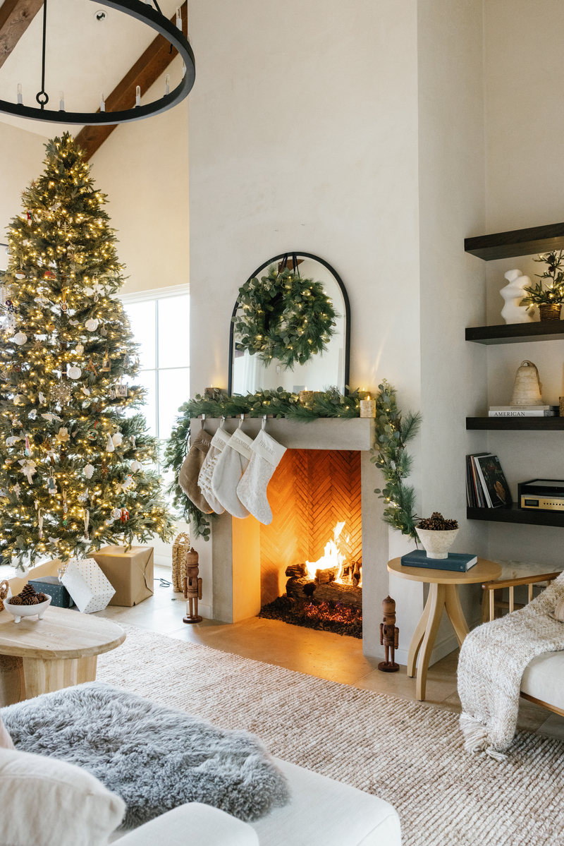 A Scent Expert Shares Tips to Make Your Home Smell Amazing for the ...