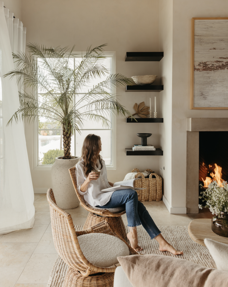 These 5 Living Room Essentials Are In Every Well-Designed Home ...