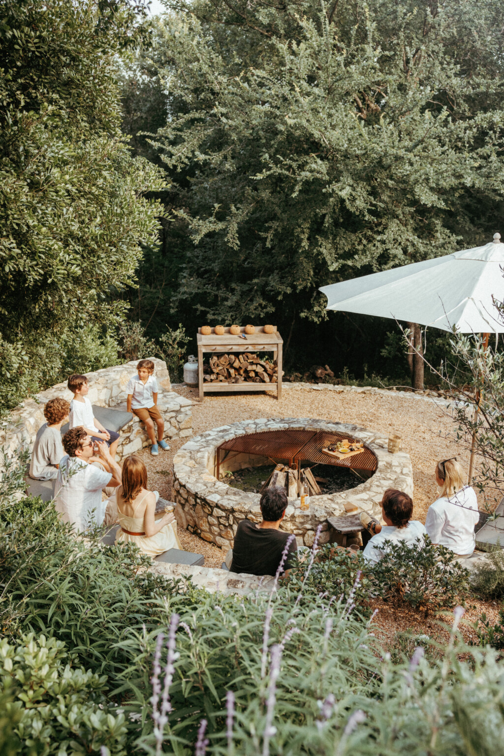 Savor Sunshines with These 24 Outdoor Dinner Party Menu Ideas