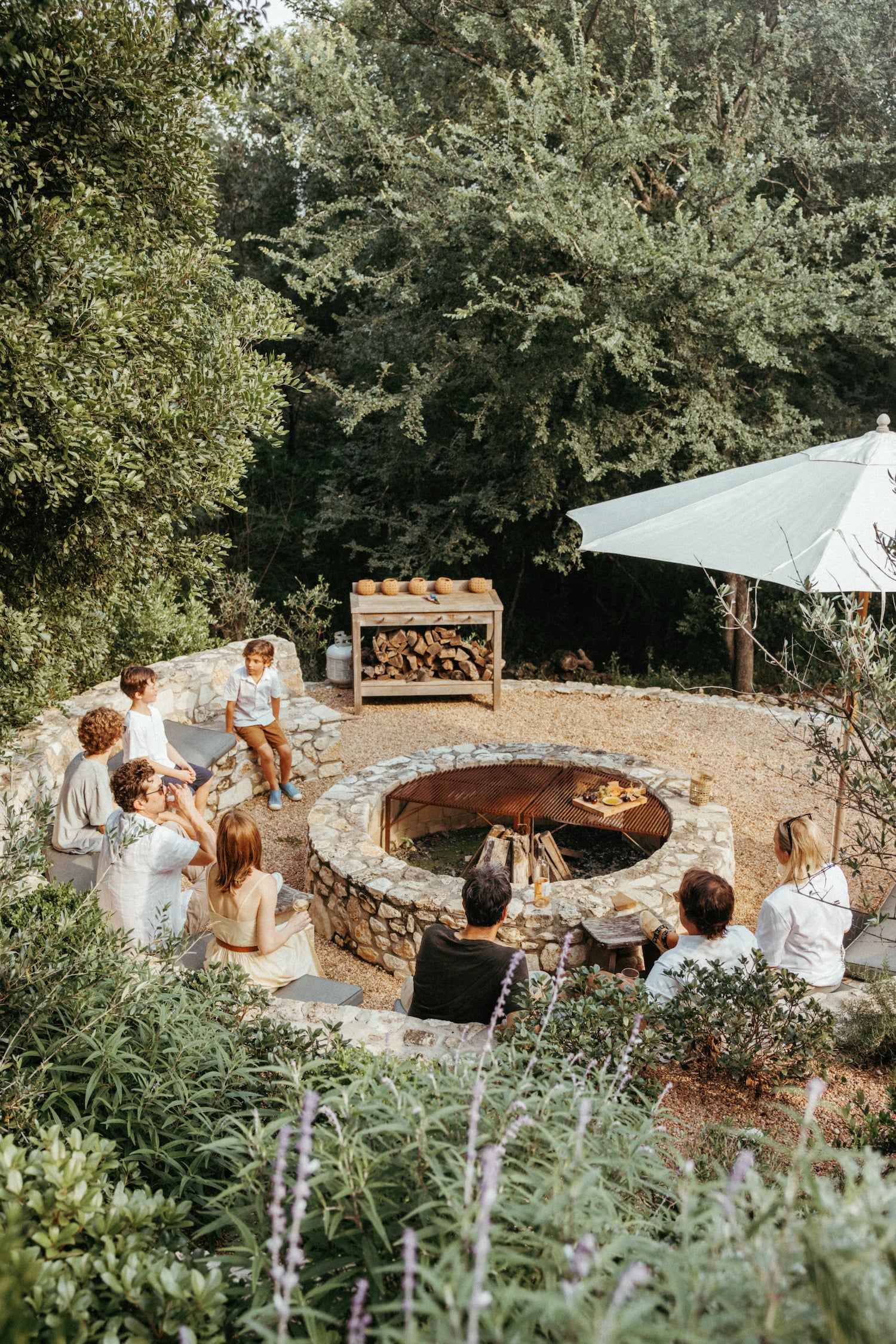 Savor Sunshines with These 24 Outdoor Dinner Party Menu Ideas